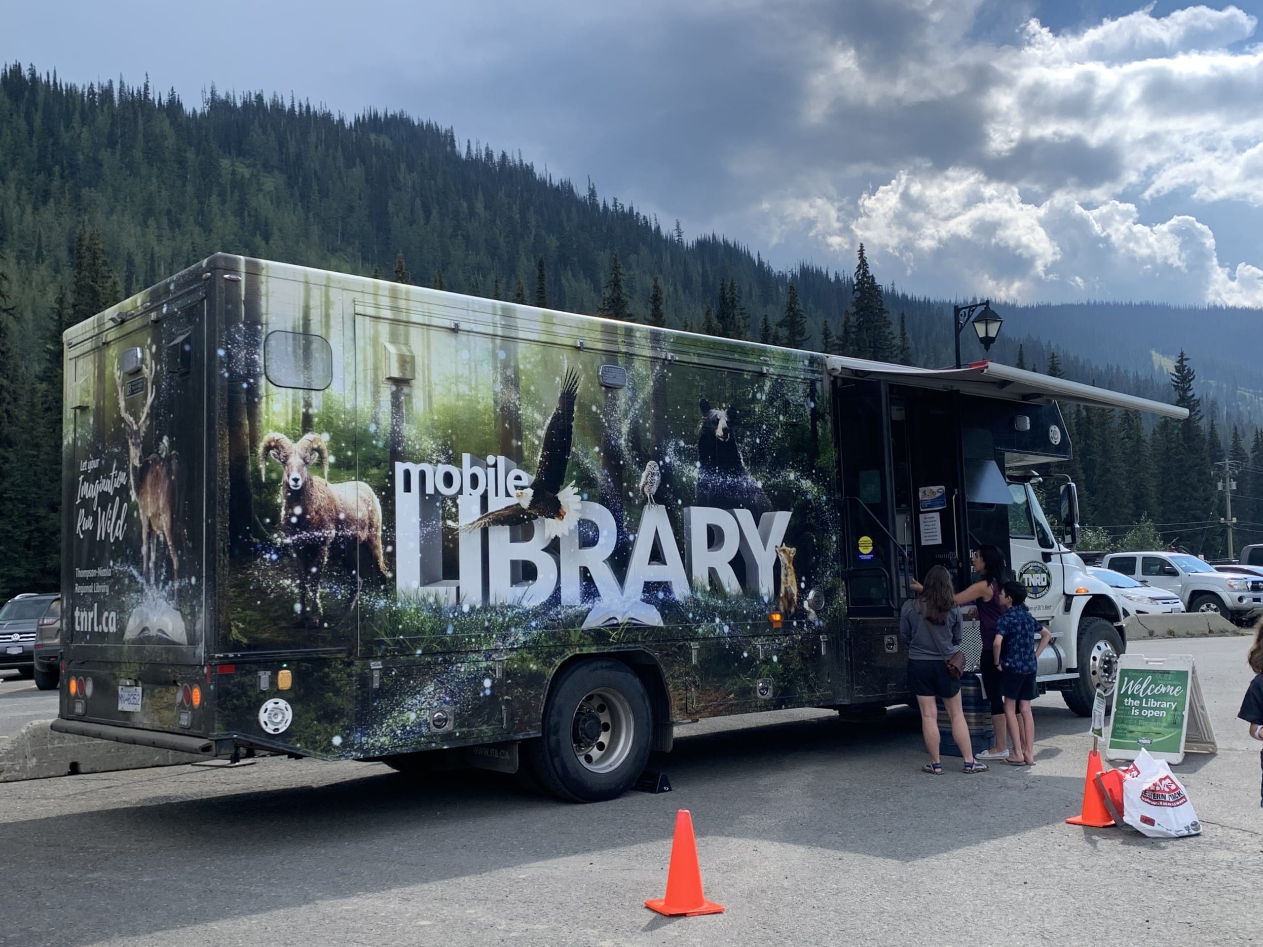 Mobile library returns to the mountain – Sun Peaks Independent News